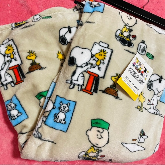 Peanuts | Bedding | Peanuts Snoopy Charlie Brown Paint Beige Soft Plush ...